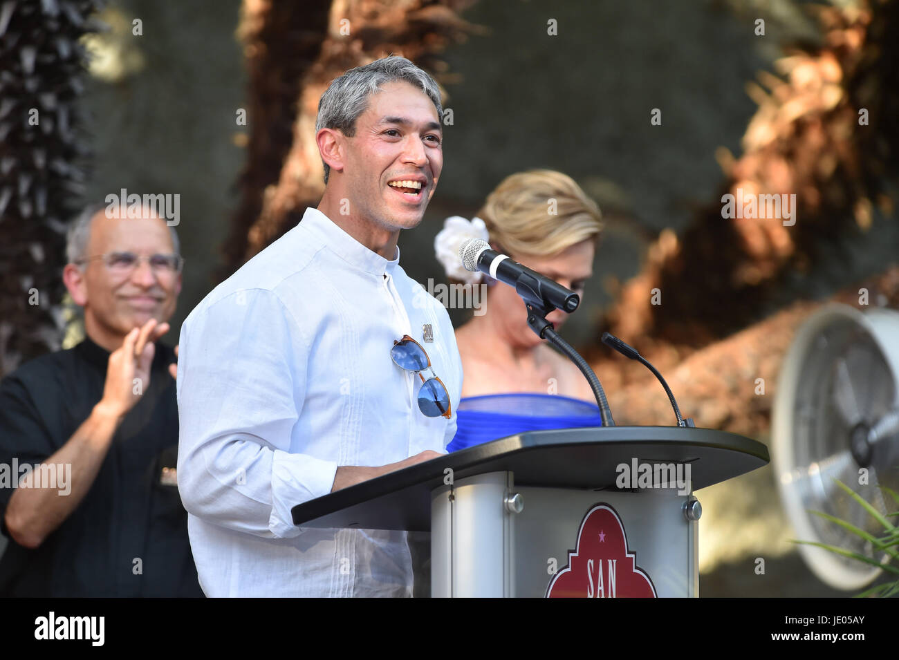 Mayor ron nirenberg hi-res stock photography and images - Alamy