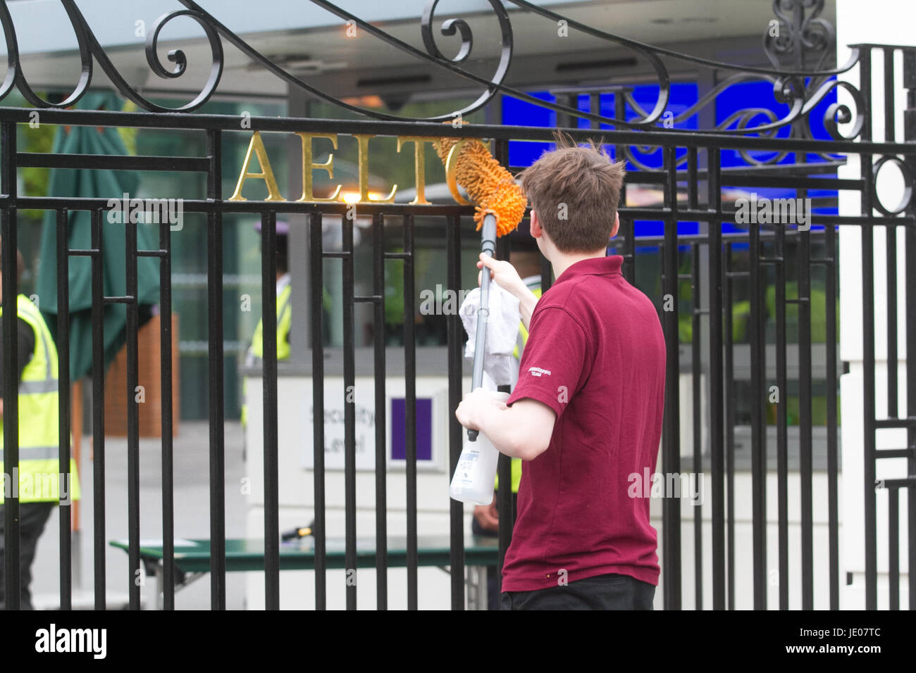 Tennis court gates hi-res stock photography and images - Alamy