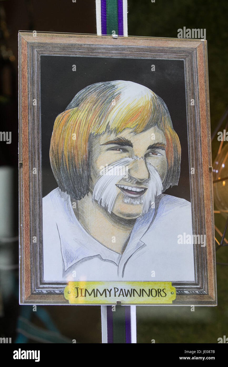 Wimbledon London,UK. 22nd June 2017. Roger Federer. A pet shop in ...