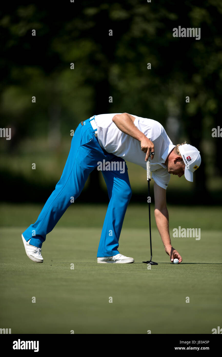 Moosinning, Germany. 22nd June, 2017. The German golfer Marcel Siem ...