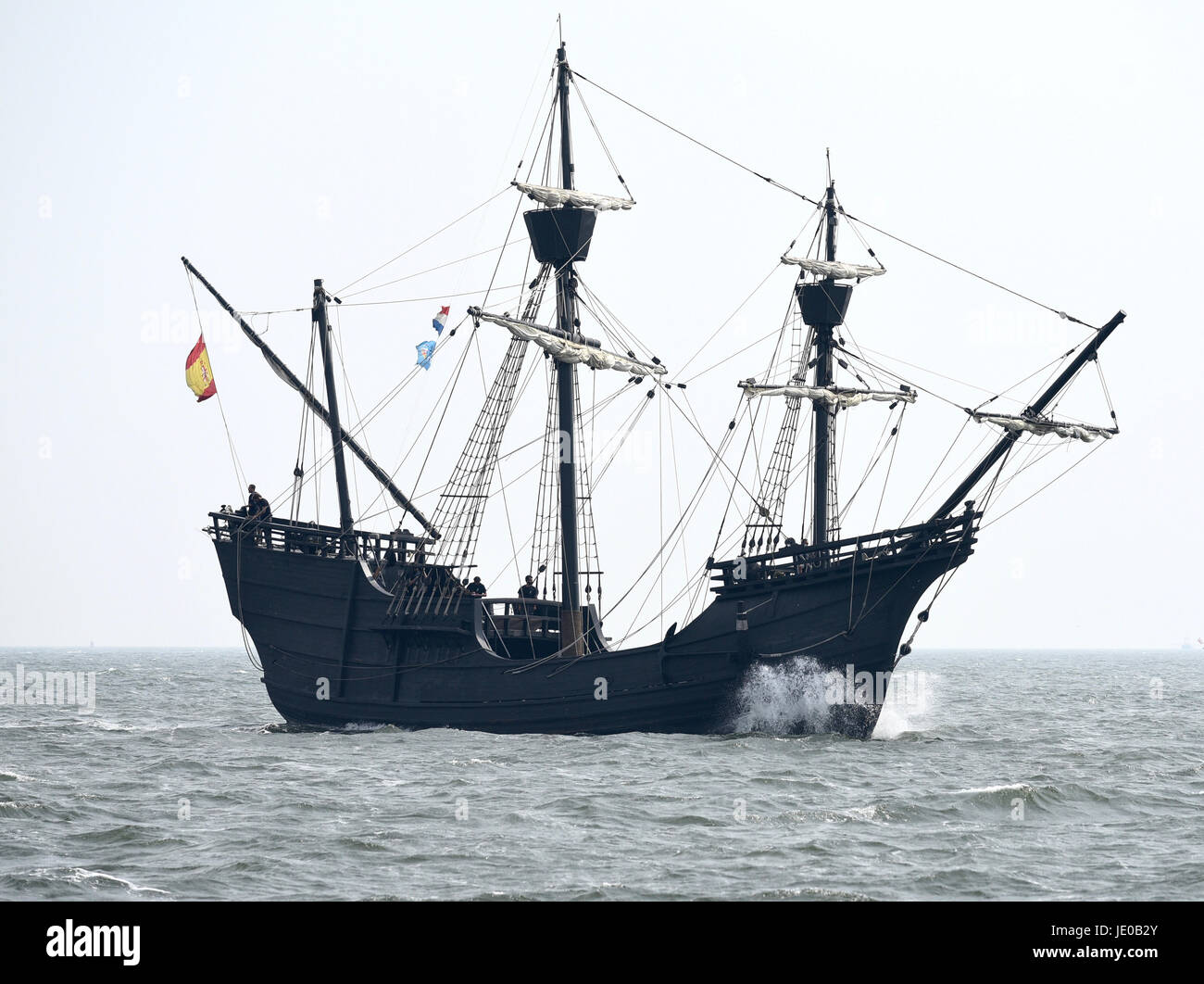 Spanish ships arriving hi-res stock photography and images - Alamy