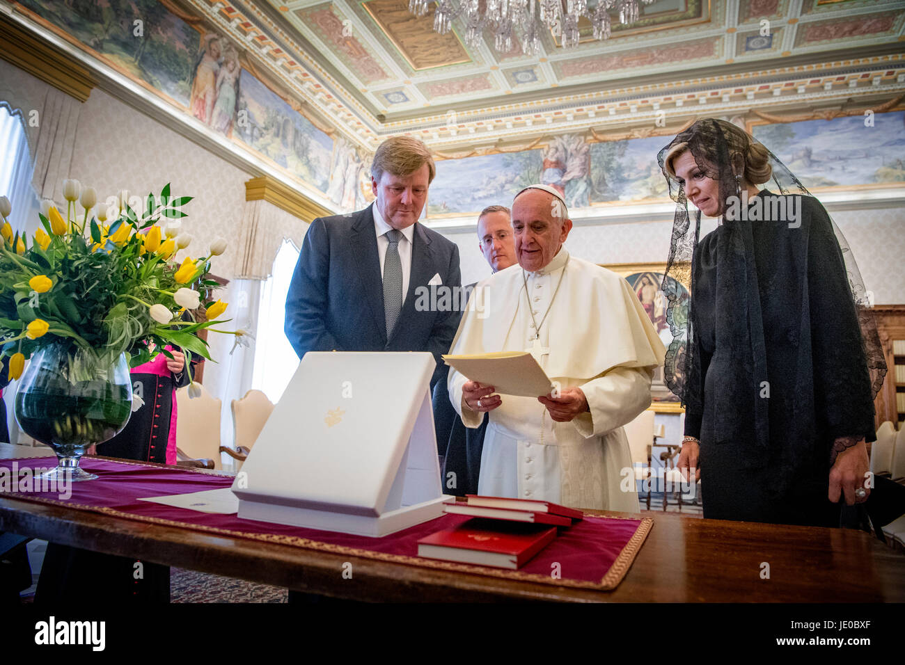 Vatican City, Italy. 22nd June, 2017. King Willem-Alexander and Queen ...