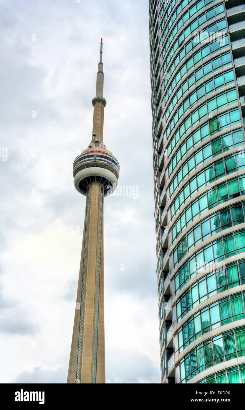 Toronto cn tower and construction hi-res stock photography and images ...