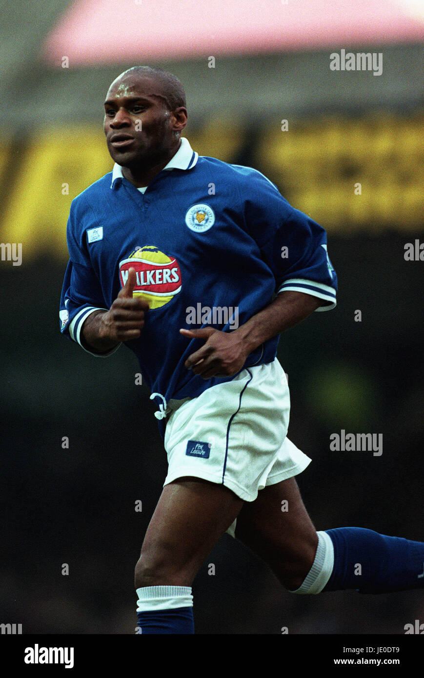 FRANK SINCLAIR LEICESTER CITY FC 04 February 2000 Stock Photo - Alamy