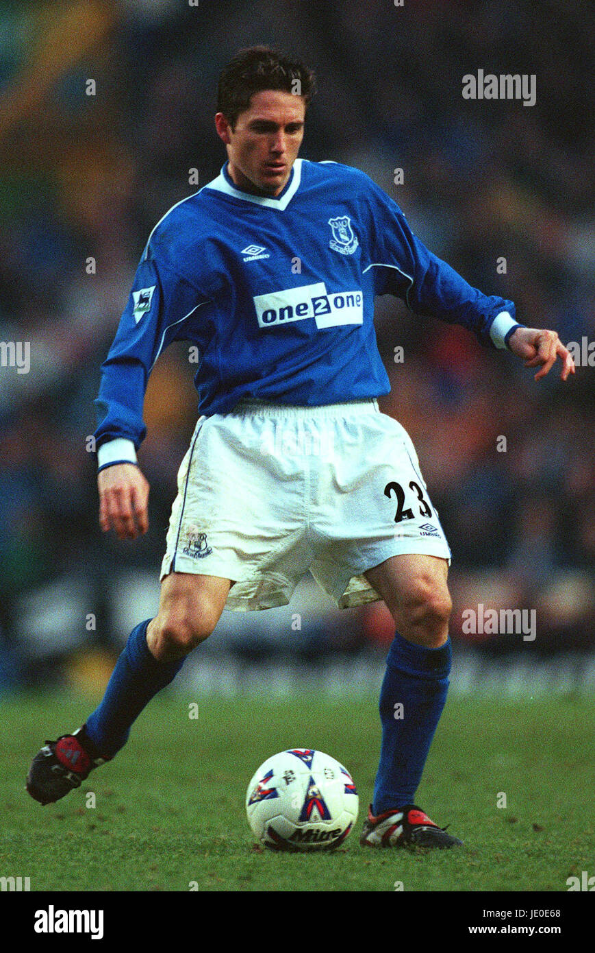 JOE-MAX MOORE EVERTON FC 19 February 2000 Stock Photo - Alamy