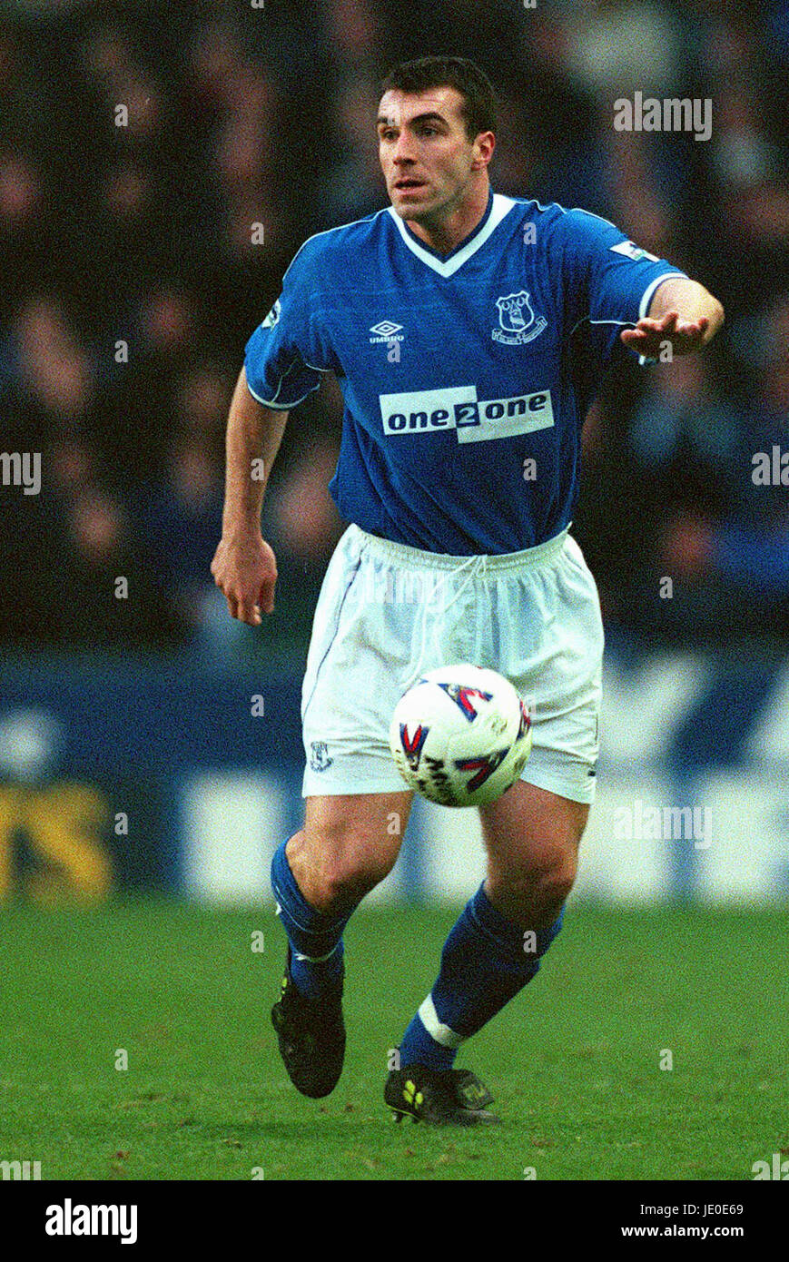 DAVID UNSWORTH EVERTON FC 19 February 2000 Stock Photo - Alamy