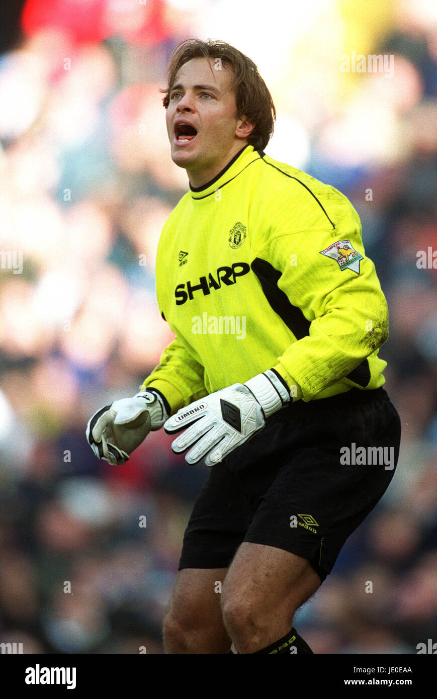 MARK BOSNICH MANCHESTER UNITED FC 20 February 2000 Stock Photo - Alamy