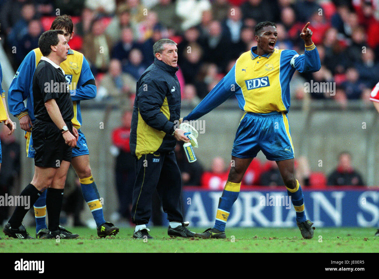 DARRYL POWELL. DERBY COUNTY FC 24 February 2000 Stock Photo - Alamy