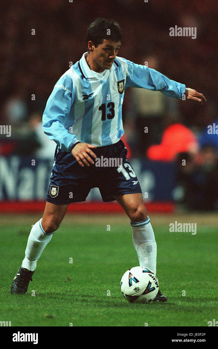 NELSON VIVAS ARGENTINA & ARSENAL FC 23 February 2000 Stock Photo - Alamy