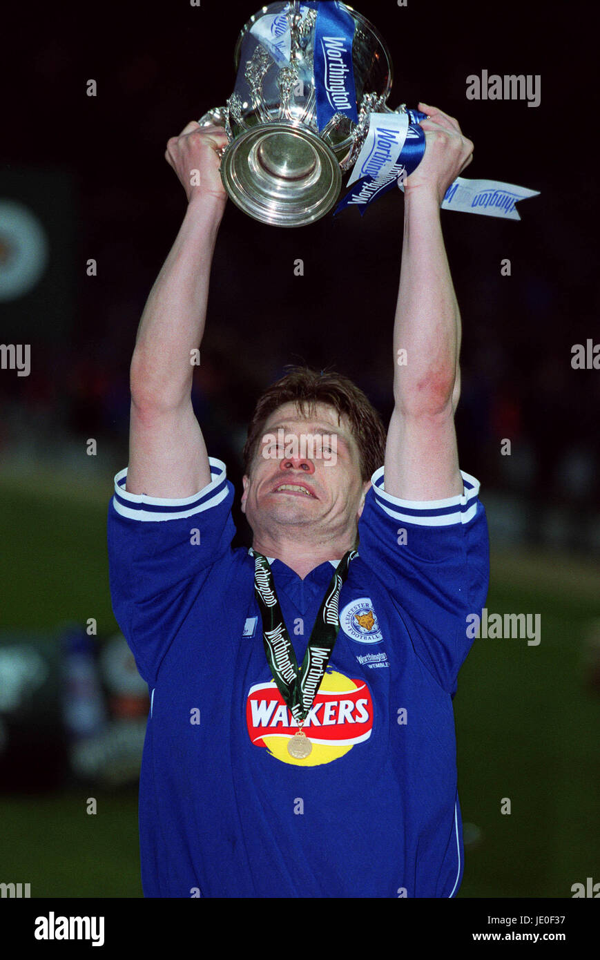 TONY COTTEE LEICESTER CITY FC 27 February 2000 Stock Photo - Alamy