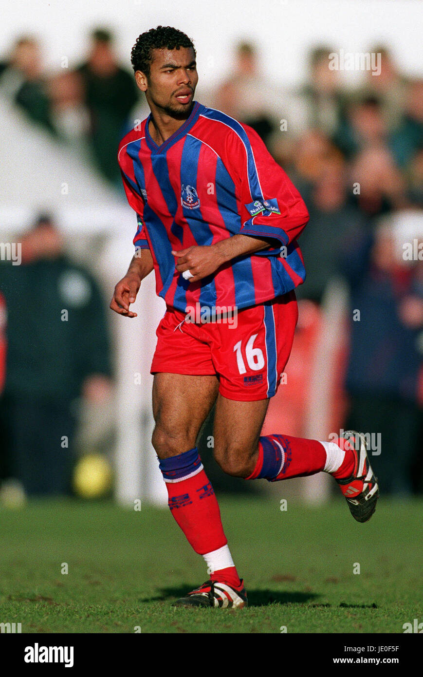 ASHLEY COLE CRYSTAL PALACE FC 26 February 2000 Stock Photo - Alamy