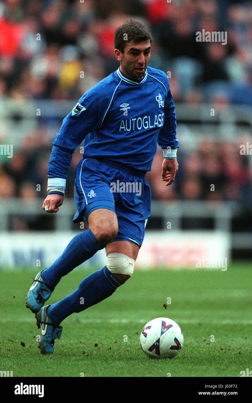 Di matteo chelsea 2000 hi-res stock photography and images - Alamy
