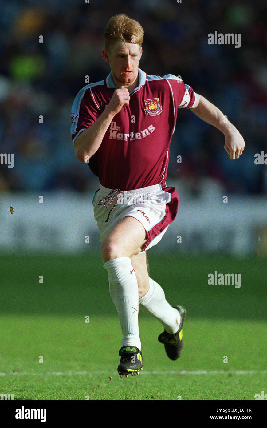 STEVE LOMAS WEST HAM UNITED FC 11 March 2000 Stock Photo - Alamy