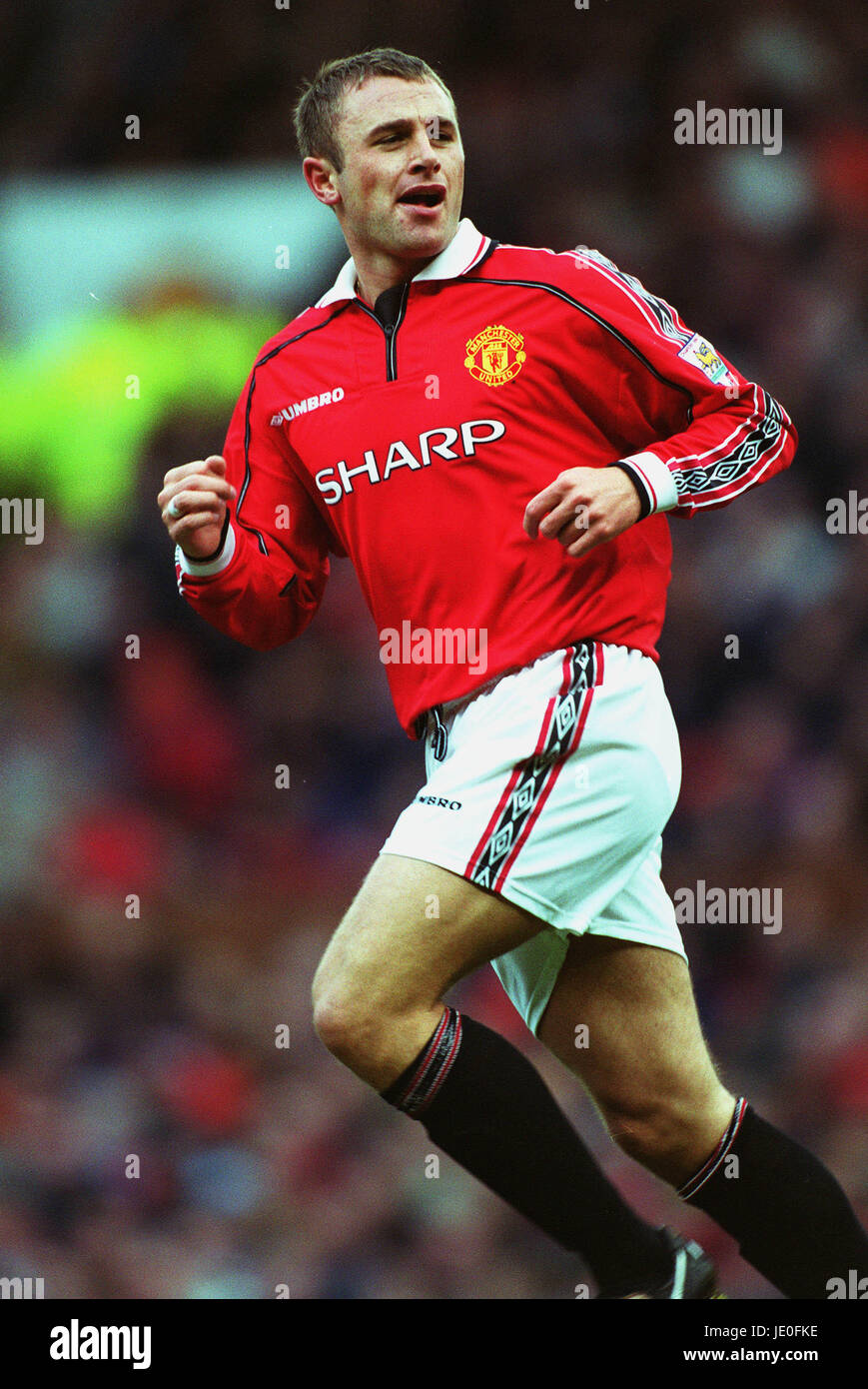 RONNIE WALLWORK MANCHESTER UNITED FC 11 March 2000 Stock Photo - Alamy