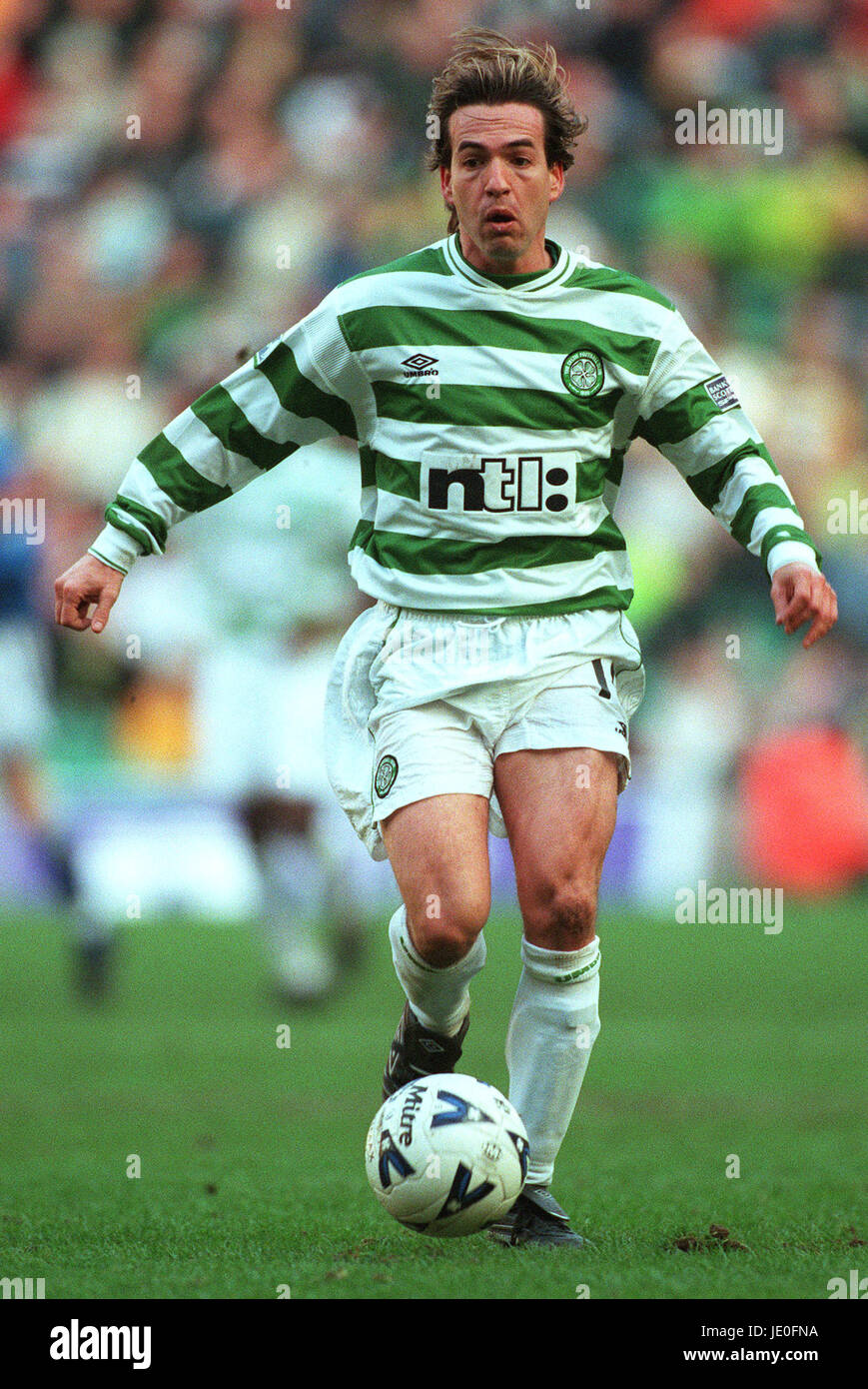 EYAL BERKOVIC GLASGOW CELTIC FC 11 March 2000 Stock Photo - Alamy