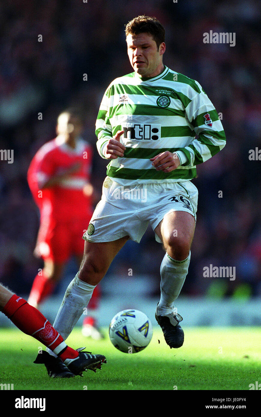 Football mark viduka hi-res stock photography and images - Alamy