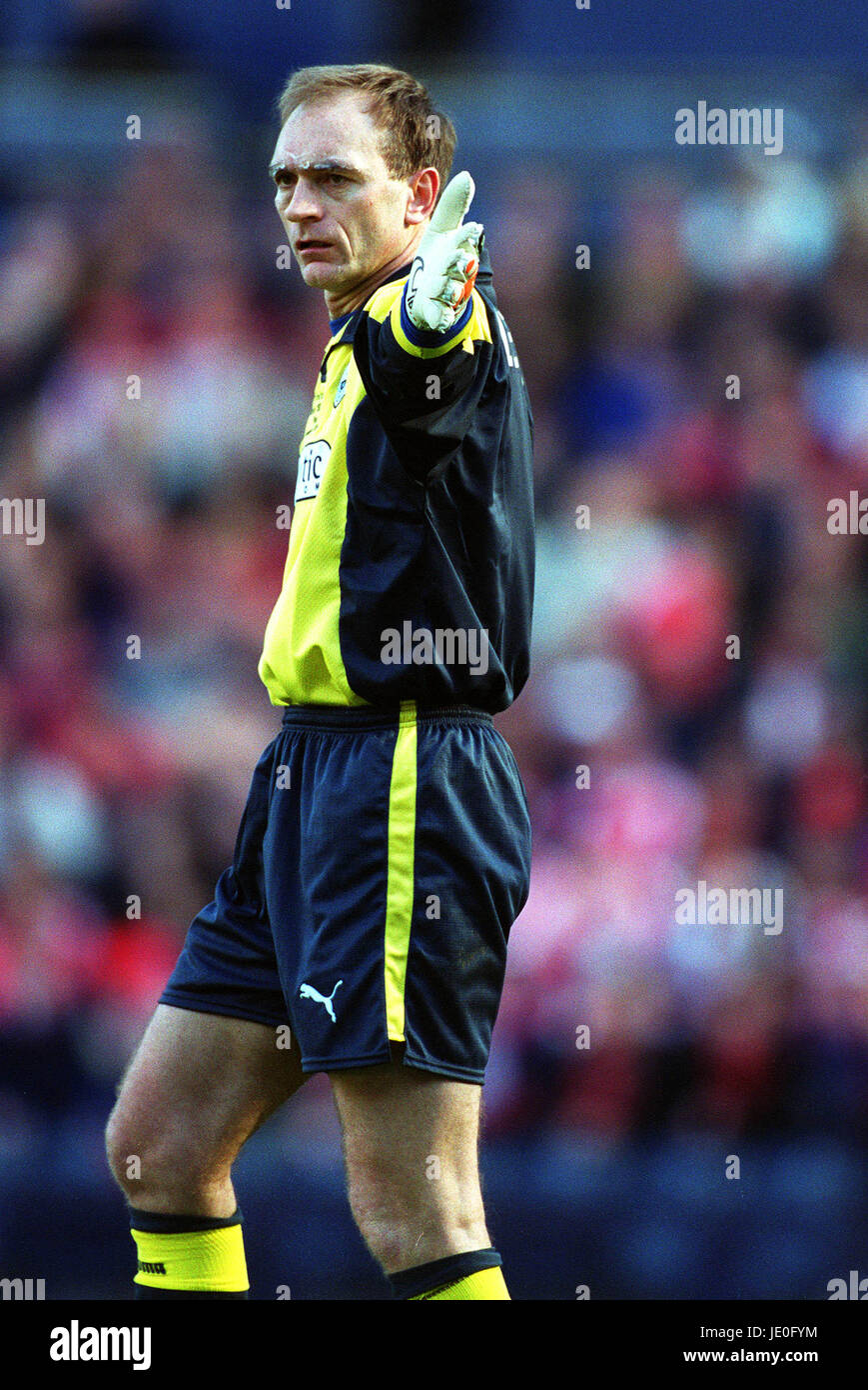 JIM LEIGHTON ABERDEEN FC 19 March 2000 Stock Photo - Alamy