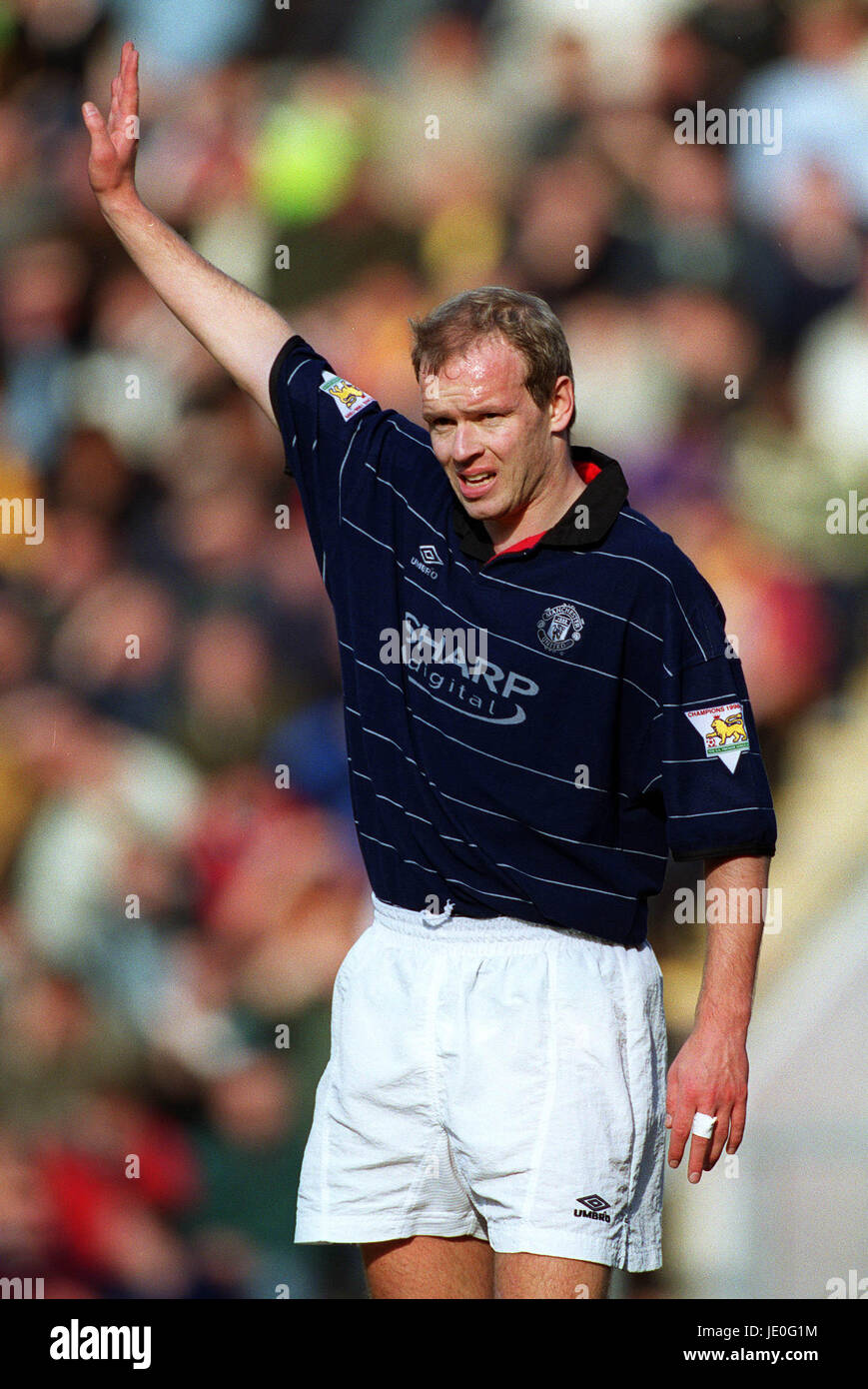 HENNING BERG MANCHESTER UNITED FC 25 March 2000 Stock Photo - Alamy