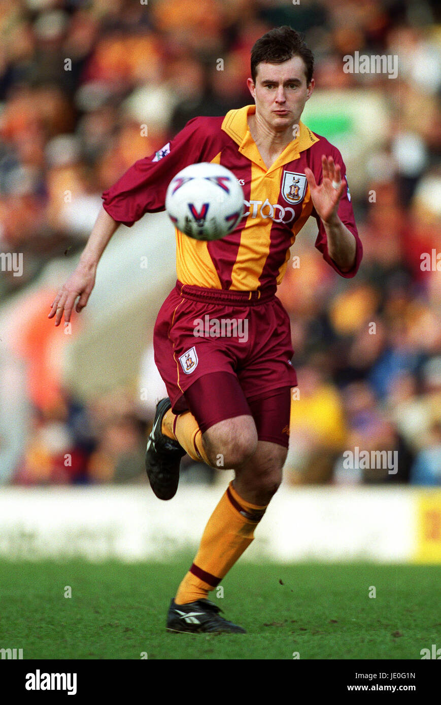 DAVID WETHERALL BRADFORD CITY FC 25 March 2000 Stock Photo - Alamy
