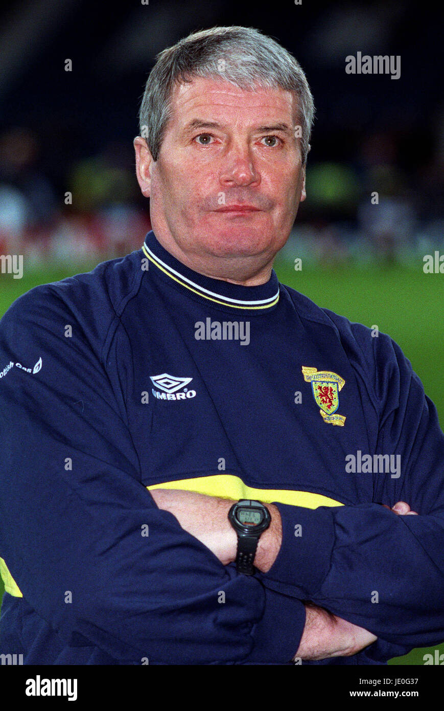 ARCHIE KNOX SCOTLAND COACH 29 March 2000 Stock Photo - Alamy