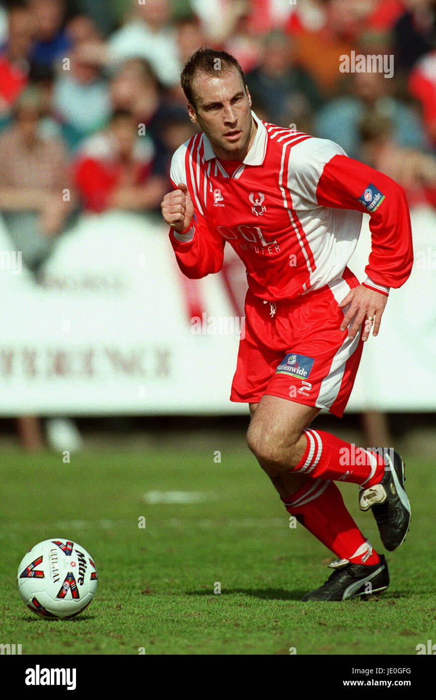 IAN CLARKSON KIDDERMINSTER HARRIERS FC 08 April 2000 Stock Photo - Alamy