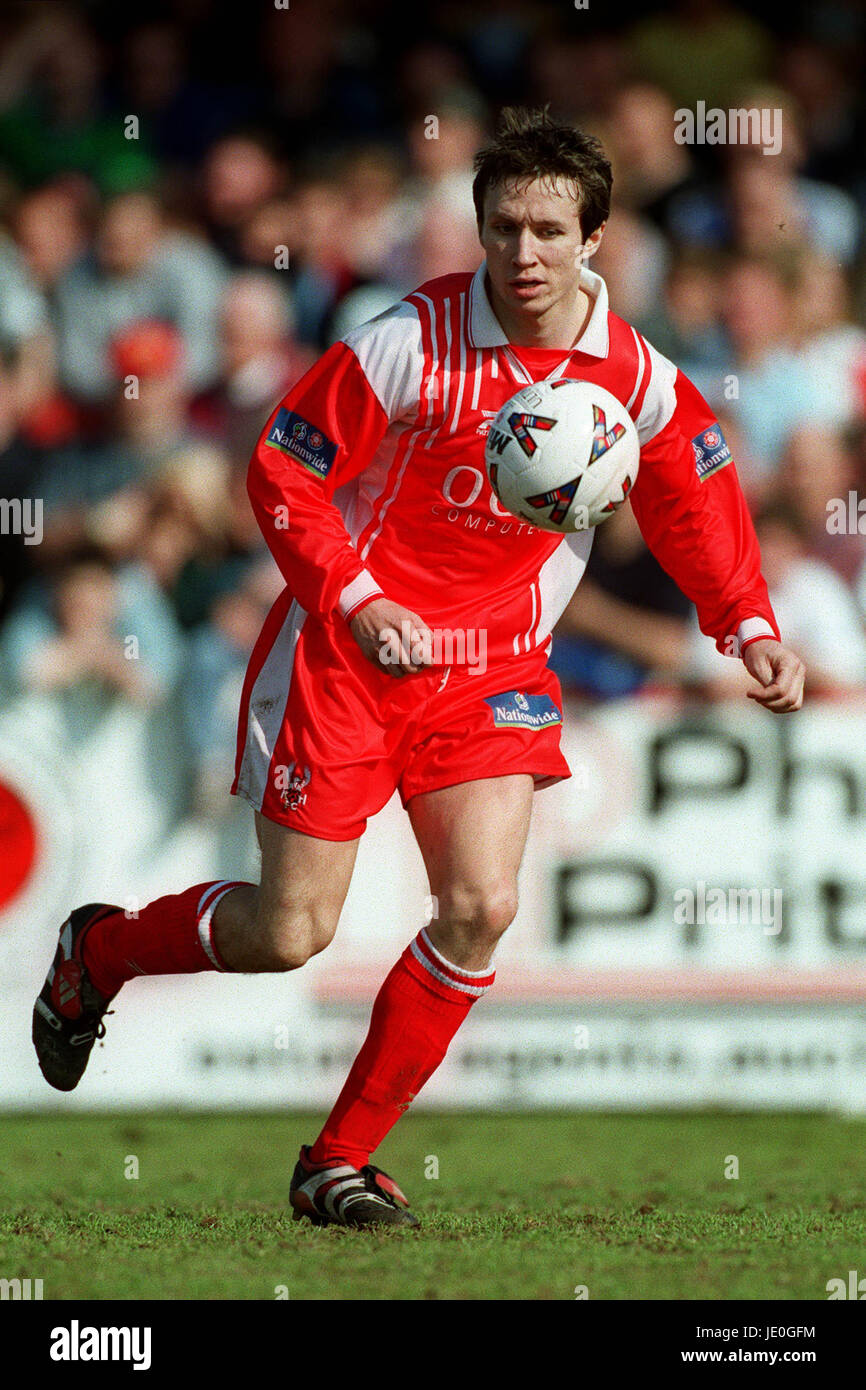 SCOTT STAMPS KIDDERMINSTER HARRIERS FC 08 April 2000 Stock Photo - Alamy