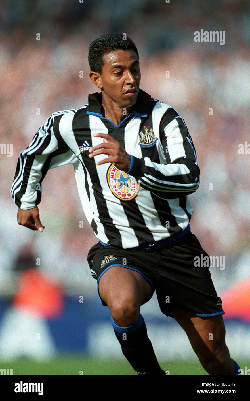 Nolberto solano hi-res stock photography and images - Alamy