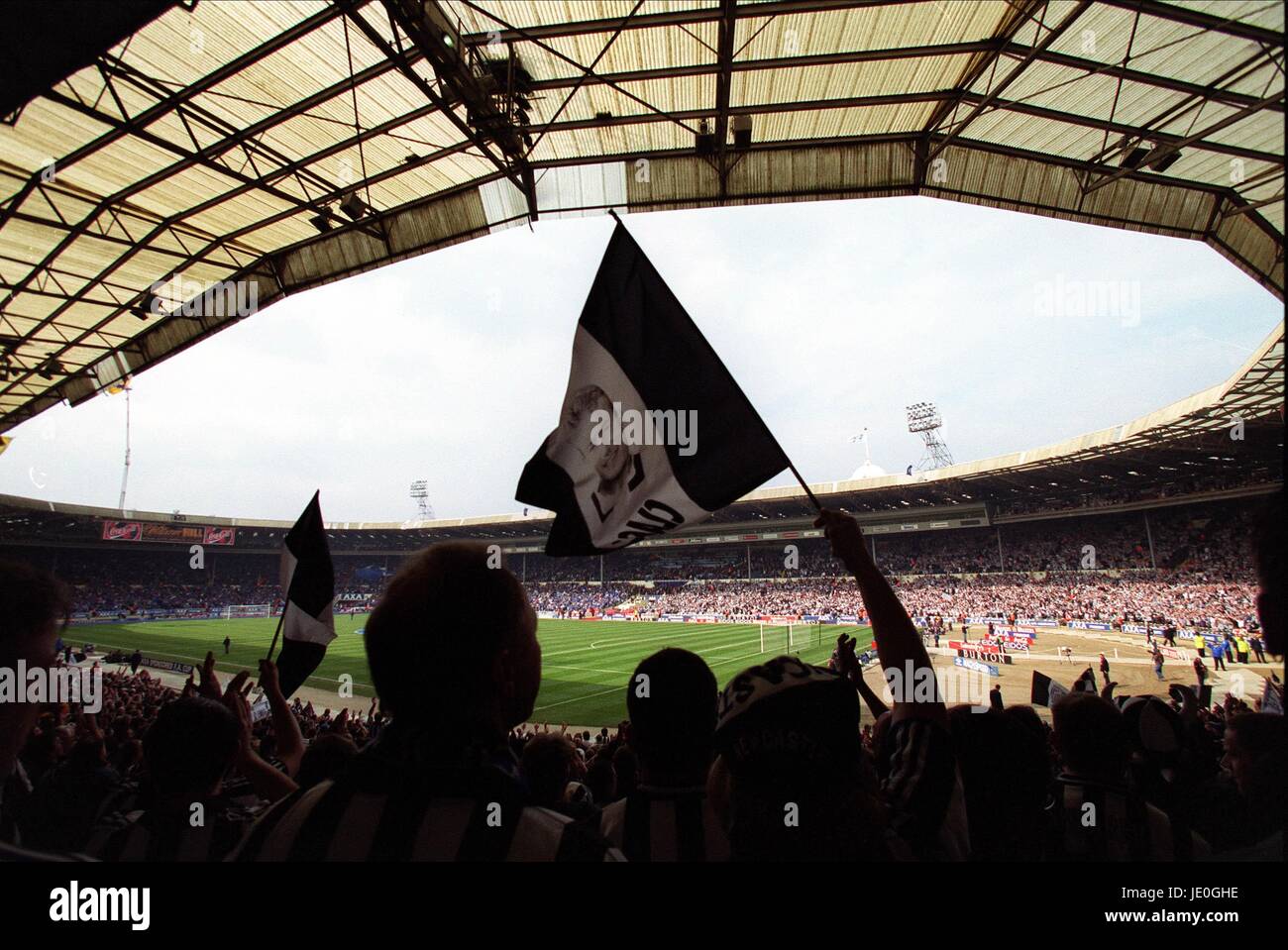 Wembley stadium artwork hi-res stock photography and images - Alamy