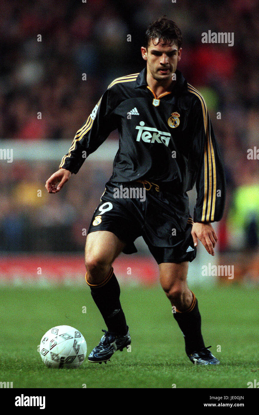 FERNANDO MORIENTES REAL MADRID 19 April 2000 Stock Photo - Alamy