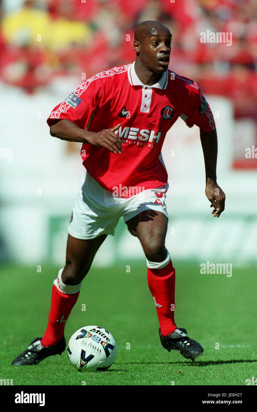 RICHARD RUFUS CHARLTON ATHLETIC FC 20 April 2000 Stock Photo - Alamy
