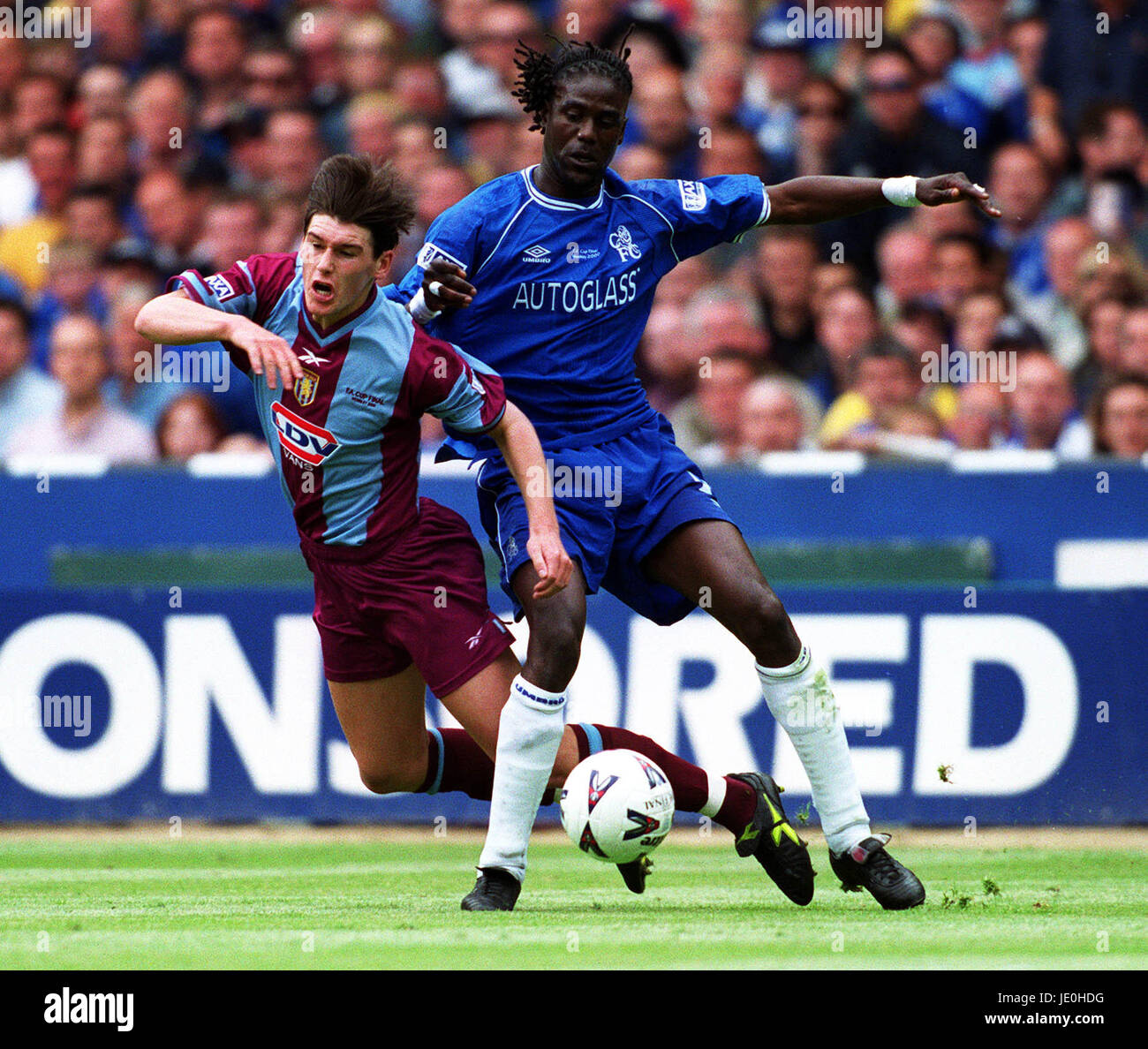 Gareth barry 2000 hi-res stock photography and images - Alamy