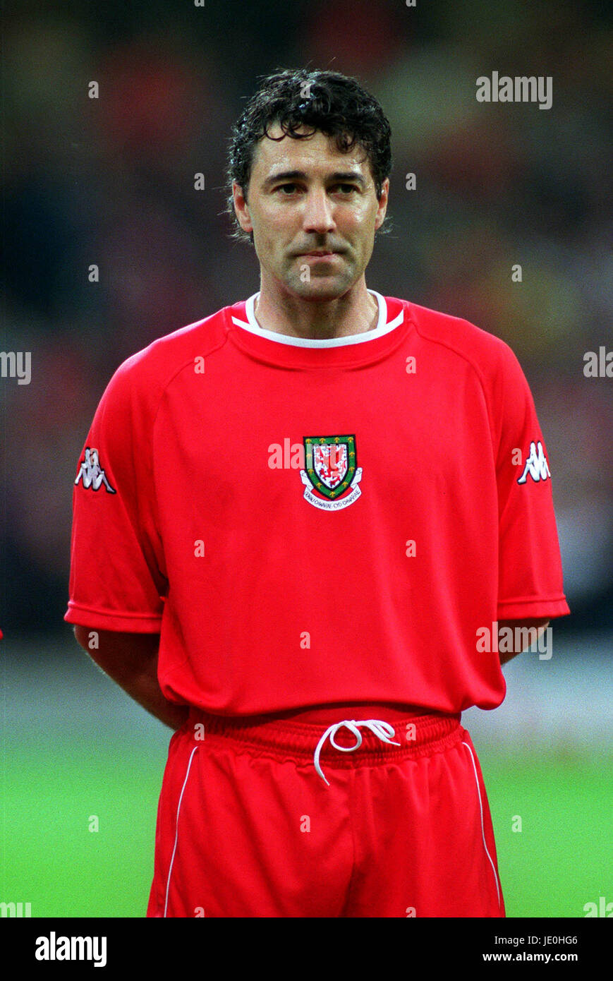 DEAN SAUNDERS WALES & BRADFORD CITY FC 23 May 2000 Stock Photo - Alamy