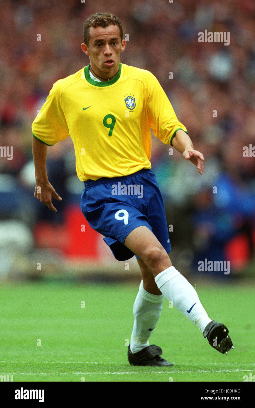 Brazil football 2000 hi-res stock photography and images - Alamy