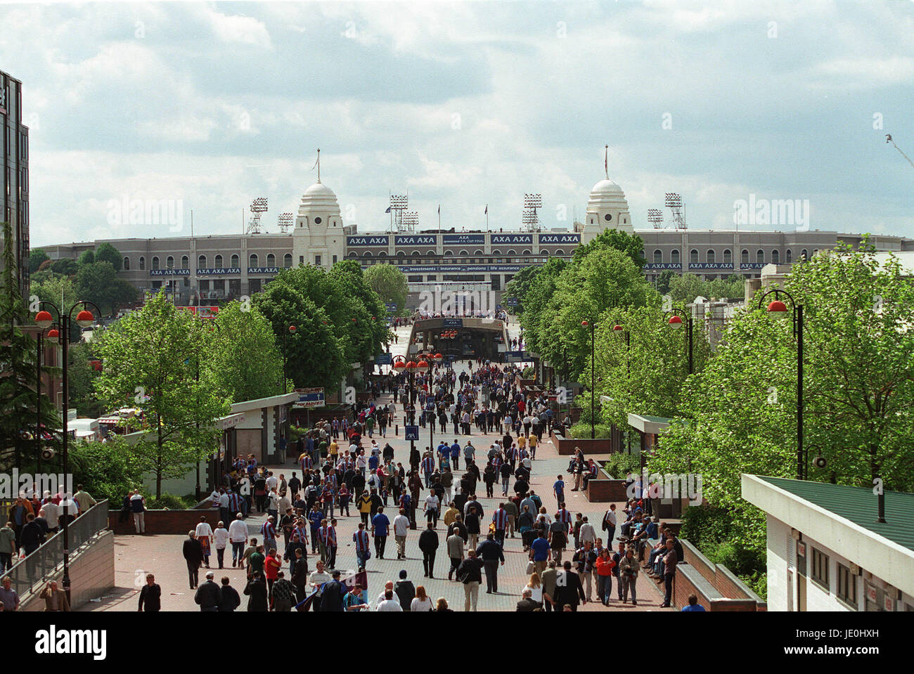 WEMBLEY WAY WEMBLEY STADIUM 20 May 2000 Stock Photo - Alamy