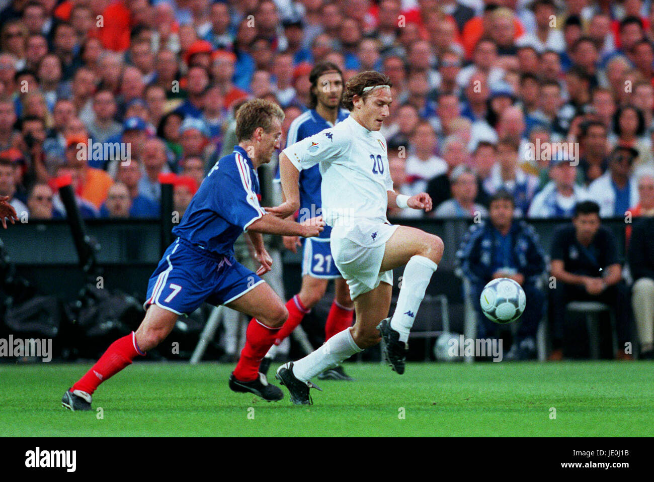 Francesco totti euro 2000 hi-res stock photography and images - Alamy