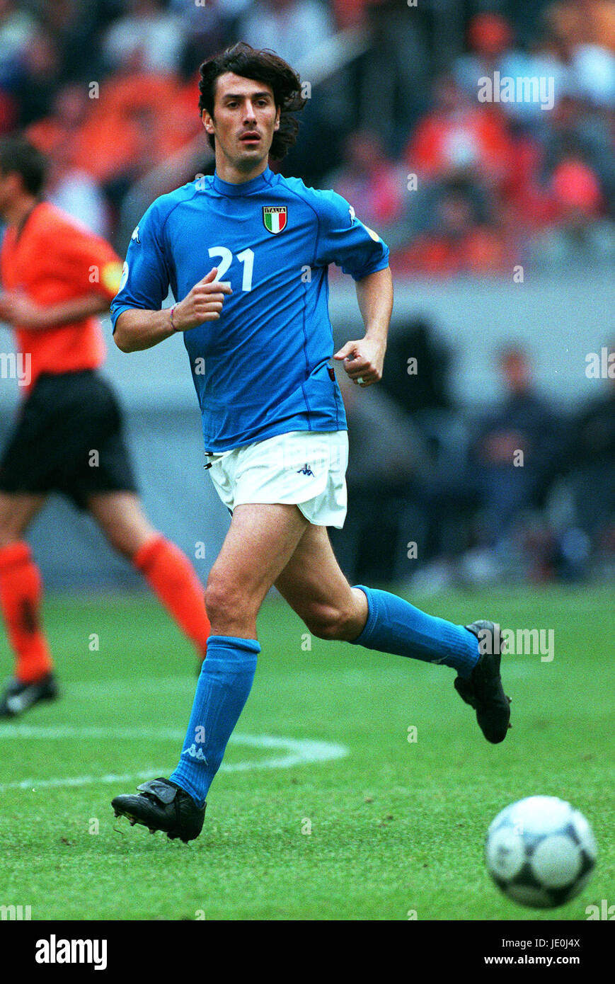 MARCO DELVECCHIO ITALY & AS ROMA 04 July 2000 Stock Photo - Alamy