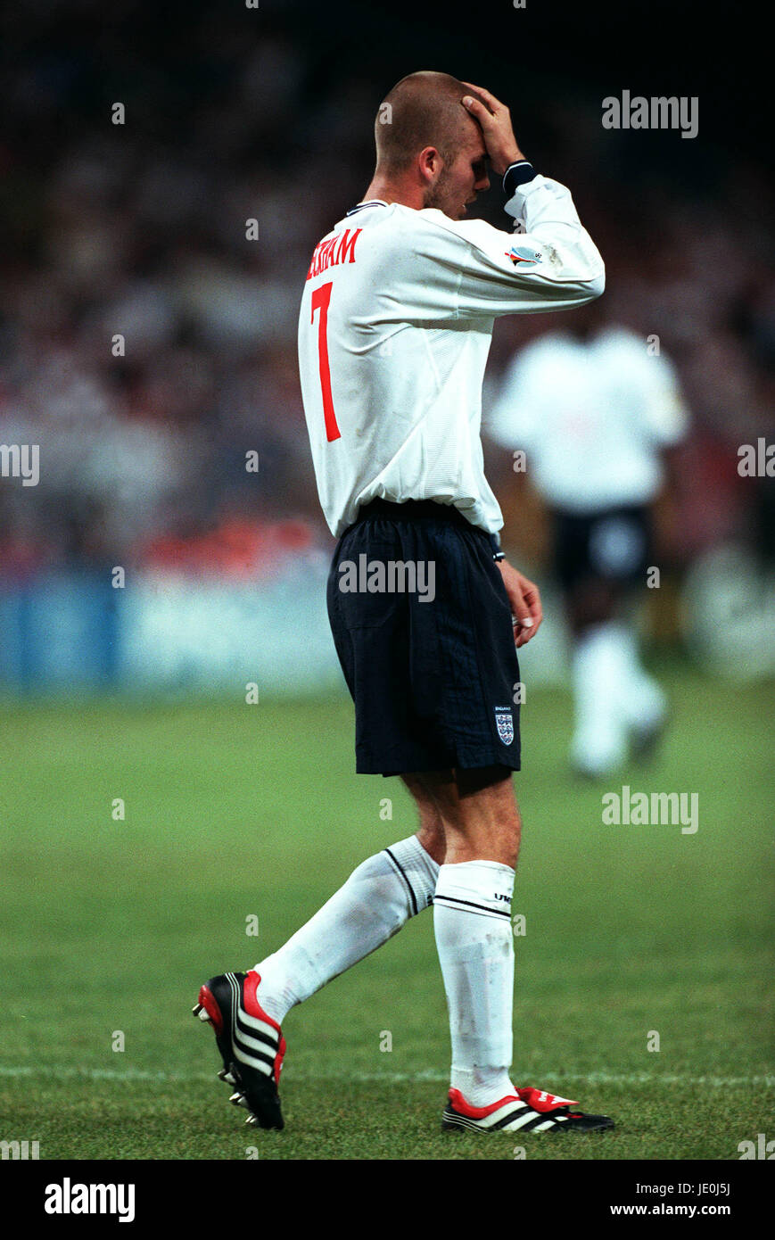 DAVID BECKHAM ENGLAND & MANCHESTER UNITED FC 04 July 2000 Stock Photo ...