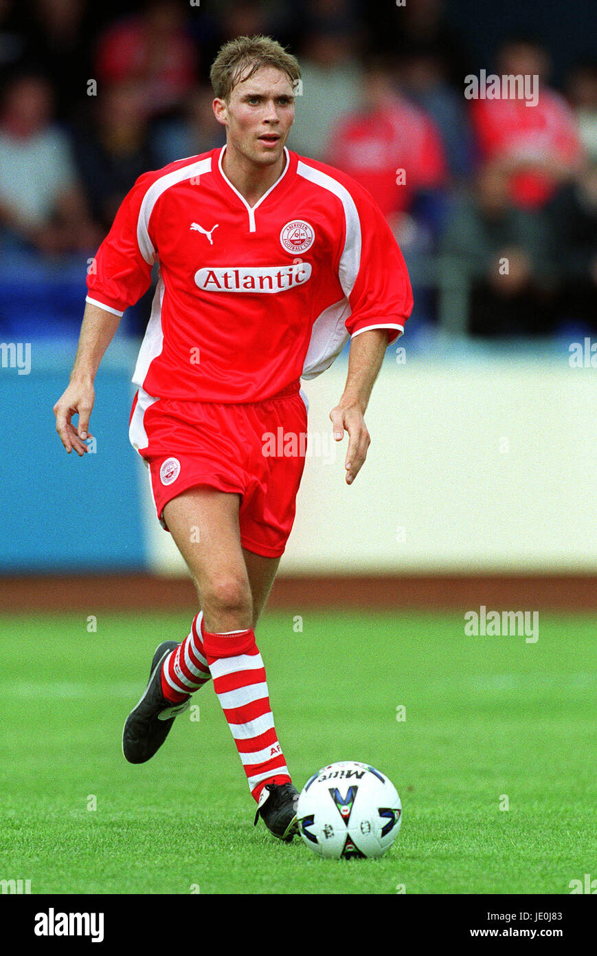 RUSSELL ANDERSON ABERDEEN FC 17 July 2000 Stock Photo - Alamy