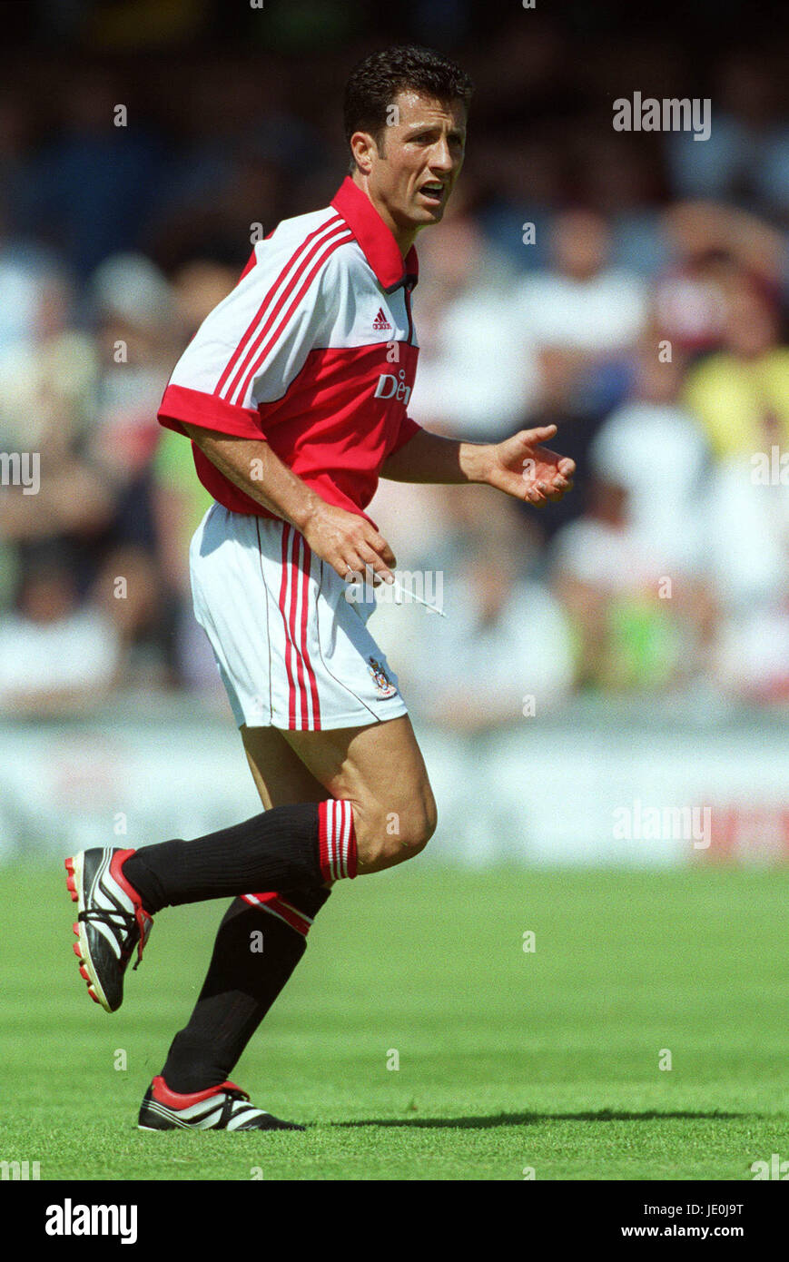 JOHN COLLINS FULHAM FC LONDON ENGLAND 22 July 2000 Stock Photo - Alamy