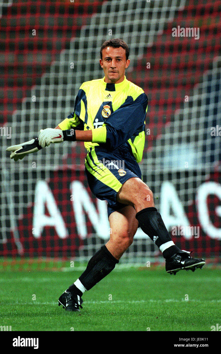 CESAR SANCHEZ REAL MADRID MUNICH OPEL MASTERS 2000 05 August 2000 Stock ...