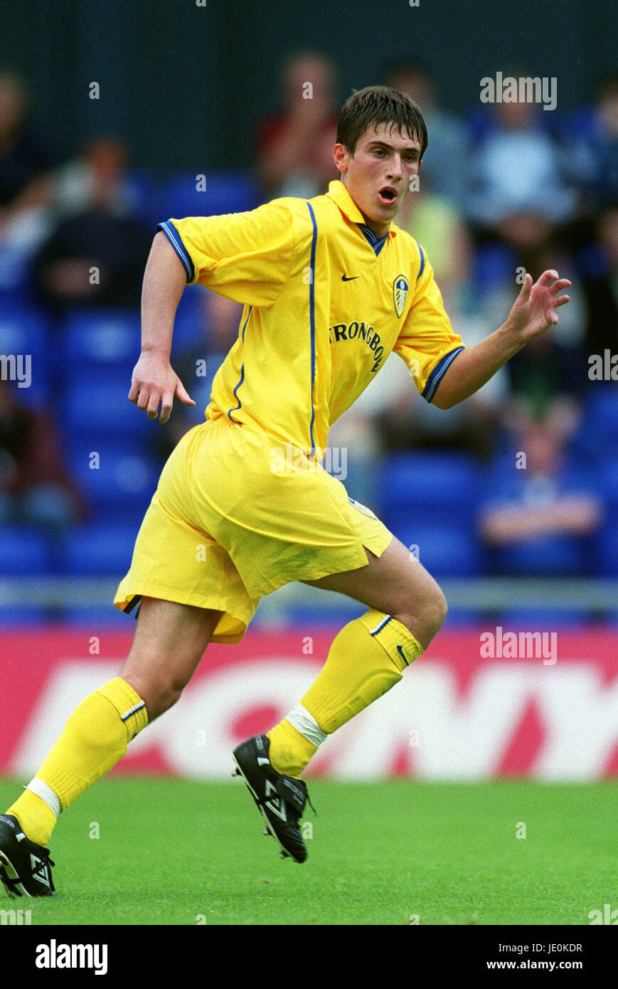 TONY HACKWORTH LEEDS UNITED FC OLDHAM BOUNDARY PARK 06 August 2000 ...