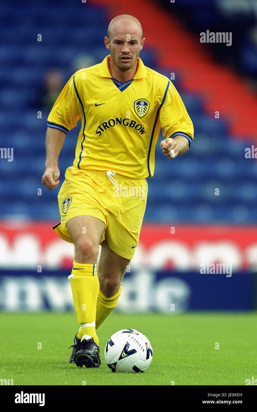 DANNY MILLS LEEDS UNITED FC OLDHAM BOUNDARY PARK 06 August 2000 Stock ...