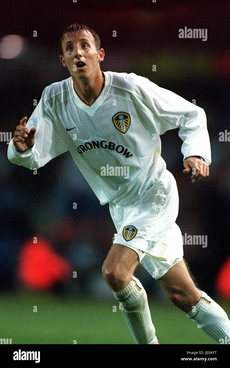 LEE BOWYER LEEDS UNITED FC LEEDS ELLAND RD 08 August 2000 Stock Photo ...