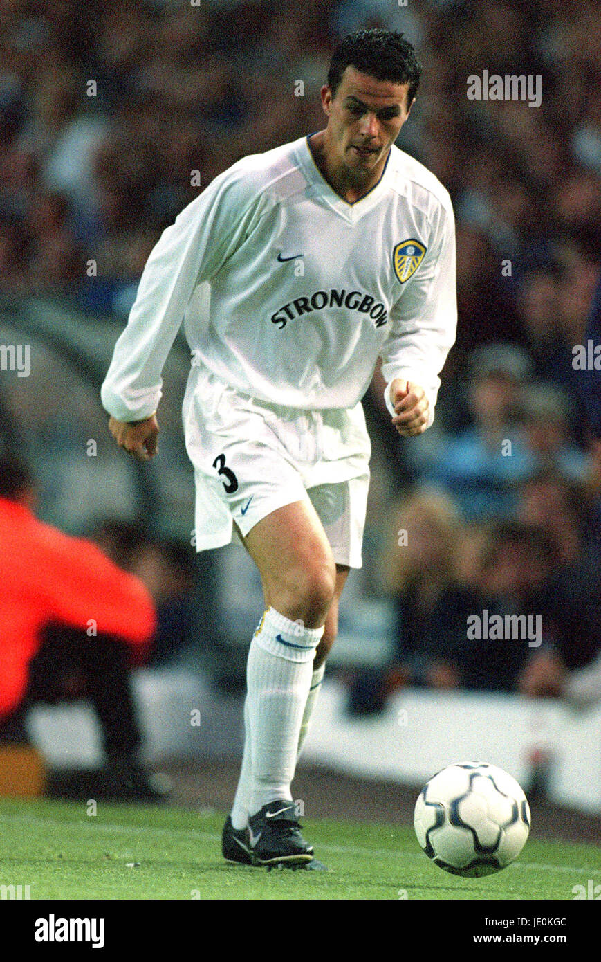 IAN HARTE LEEDS UNITED FC LEEDS ELLAND RD 08 August 2000 Stock Photo ...