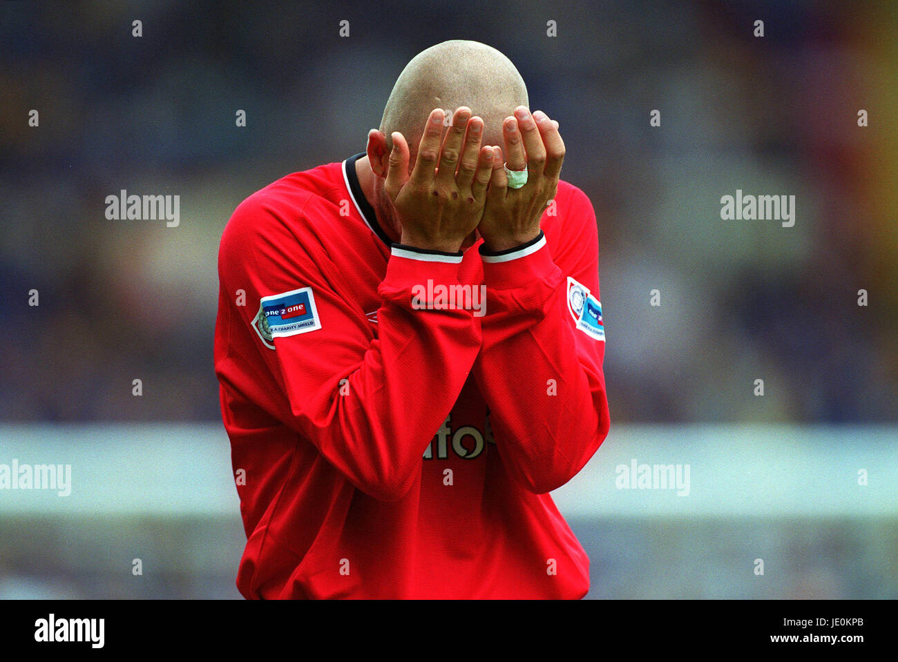 DAVID BECKHAM MANCHESTER UNITED FC 14 August 2000 Stock Photo - Alamy
