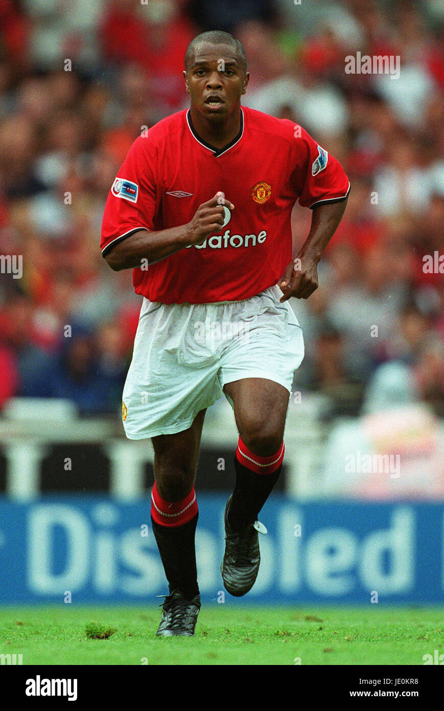 QUINTON FORTUNE MANCHESTER UNITED FC 14 August 2000 Stock Photo - Alamy