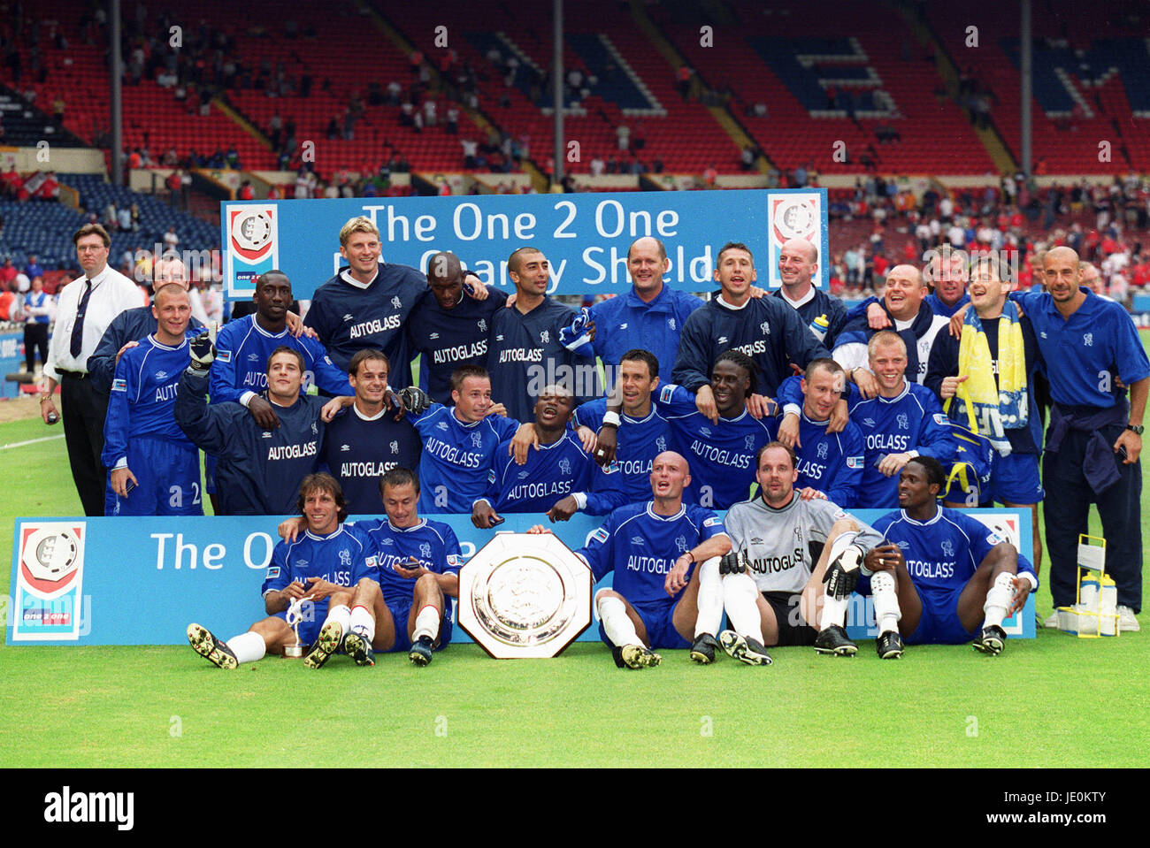 Team shield hi-res stock photography and images - Alamy