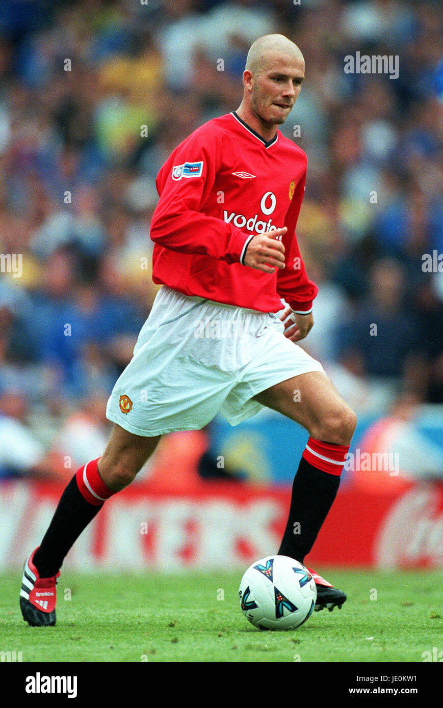 DAVID BECKHAM MANCHESTER UNITED FC 14 August 2000 Stock Photo - Alamy