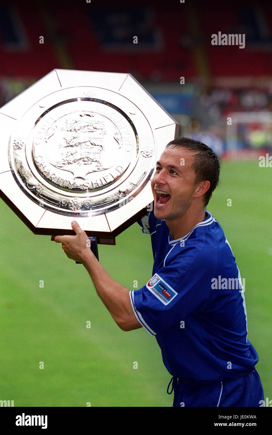 DENNIS WISE AND CHARITY SHIELD CHARITY SHIELD WINNERS 2000 14 August ...
