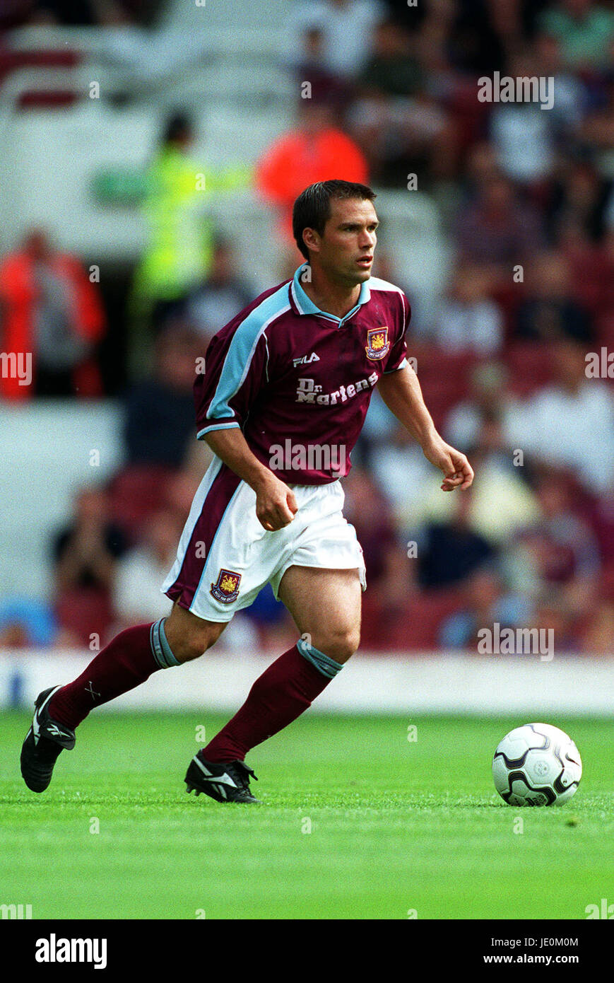 STEVE POTTS WEST HAM UNITED FC UPTON PARK LONDON ENGLAND 13 August 2000 ...
